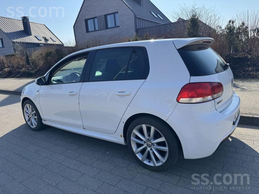 Balts Volkswagen Golf 2012 Rīga, ar dzinēja tilpumu 1.60 L un nobraukumu 345 tūkst. km par 3900 €, foto 3 vietnē AUTOMOTO.COM.LV