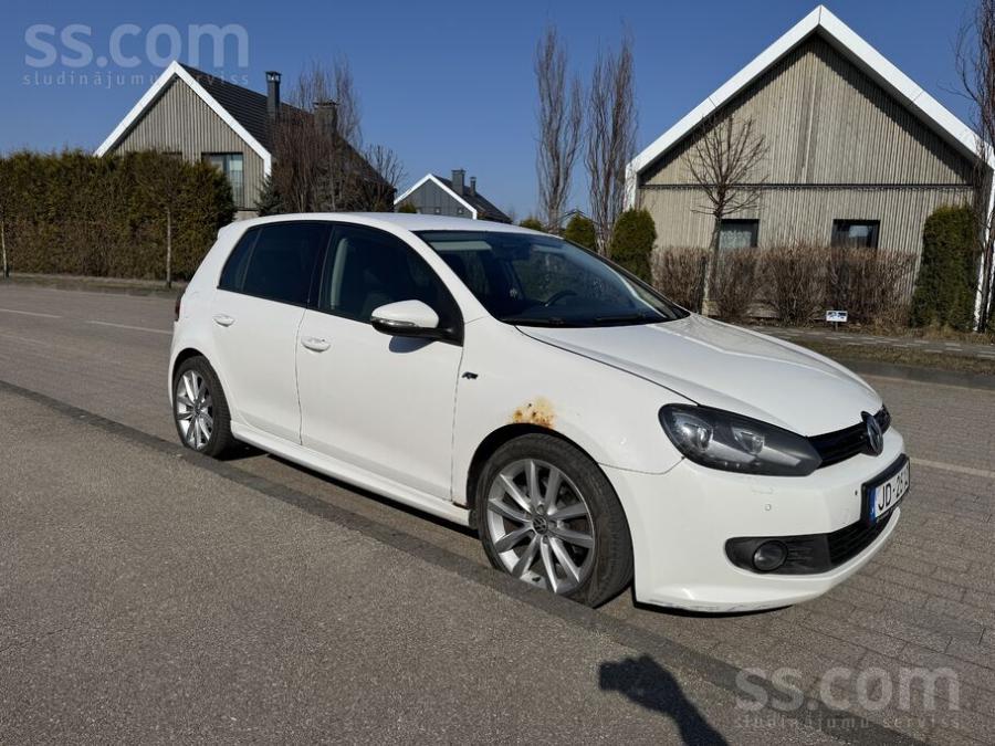 Balts Volkswagen Golf 2012 Rīga, ar dzinēja tilpumu 1.60 L un nobraukumu 345 tūkst. km par 3900 €, foto 6 vietnē AUTOMOTO.COM.LV