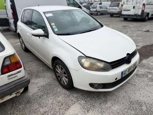 White Volkswagen Golf 2012 in Kaunas, with an engine capacity of 1.60 L and mileage of 300 thousand km for 2800 €, photo  on AUTOMOTO.COM.LV