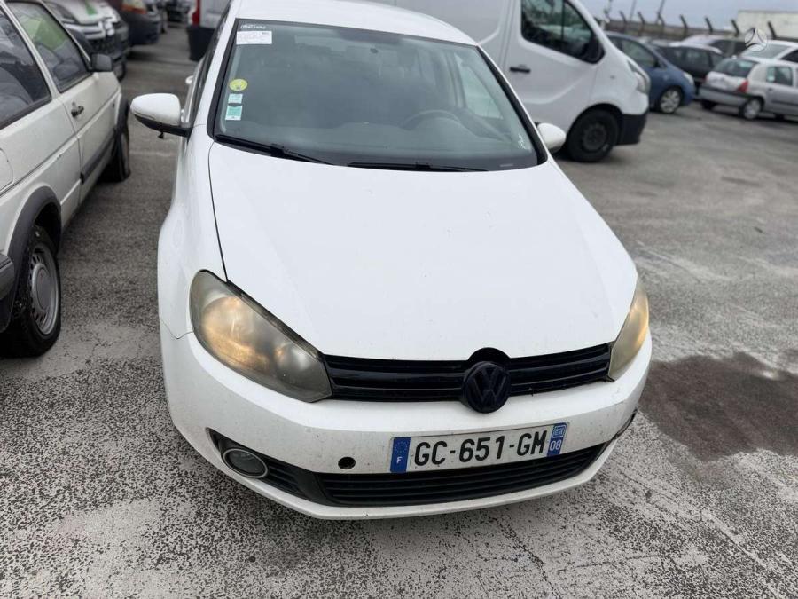 Balts Volkswagen Golf 2012 Kauņa, ar dzinēja tilpumu 1.60 L un nobraukumu 300 tūkst. km par 2800 €, foto 3 vietnē AUTOMOTO.COM.LV
