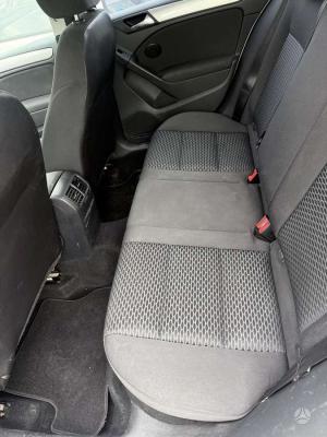 Balts Volkswagen Golf 2012 Kauņa, ar dzinēja tilpumu 1.60 L un nobraukumu 300 tūkst. km par 2800 €, foto 8 vietnē AUTOMOTO.COM.LV