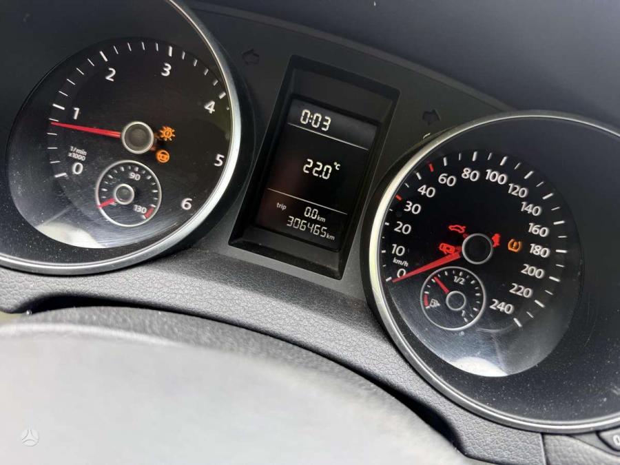 Balts Volkswagen Golf 2012 Kauņa, ar dzinēja tilpumu 1.60 L un nobraukumu 300 tūkst. km par 2800 €, foto 10 vietnē AUTOMOTO.COM.LV