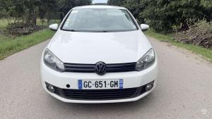 White Volkswagen Golf 2012 in Kaunas, with an engine capacity of 1.60 L and mileage of 300 thousand km for 3200 €, photo 3 on AUTOMOTO.COM.LV