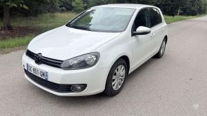 White Volkswagen Golf 2012 in Kaunas, with an engine capacity of 1.60 L and mileage of 300 thousand km for 3200 €, photo 4 on AUTOMOTO.COM.LV