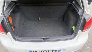 White Volkswagen Golf 2012 in Kaunas, with an engine capacity of 1.60 L and mileage of 300 thousand km for 3200 €, photo 16 on AUTOMOTO.COM.LV