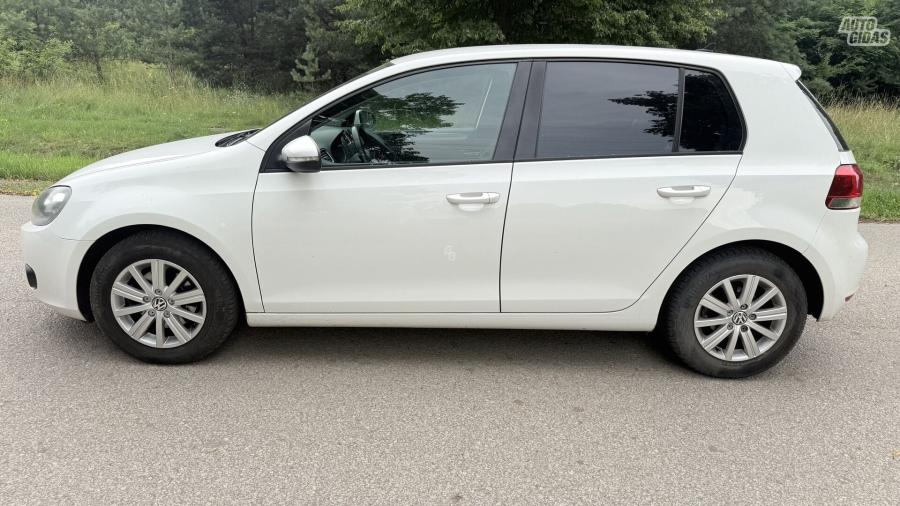 Balts Volkswagen Golf 2012 Kauņa, ar dzinēja tilpumu 1.60 L un nobraukumu 300 tūkst. km par 3200 €, foto 5 vietnē AUTOMOTO.COM.LV