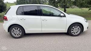 Balts Volkswagen Golf 2012 Kauņa, ar dzinēja tilpumu 1.60 L un nobraukumu 300 tūkst. km par 3200 €, foto 9 vietnē AUTOMOTO.COM.LV