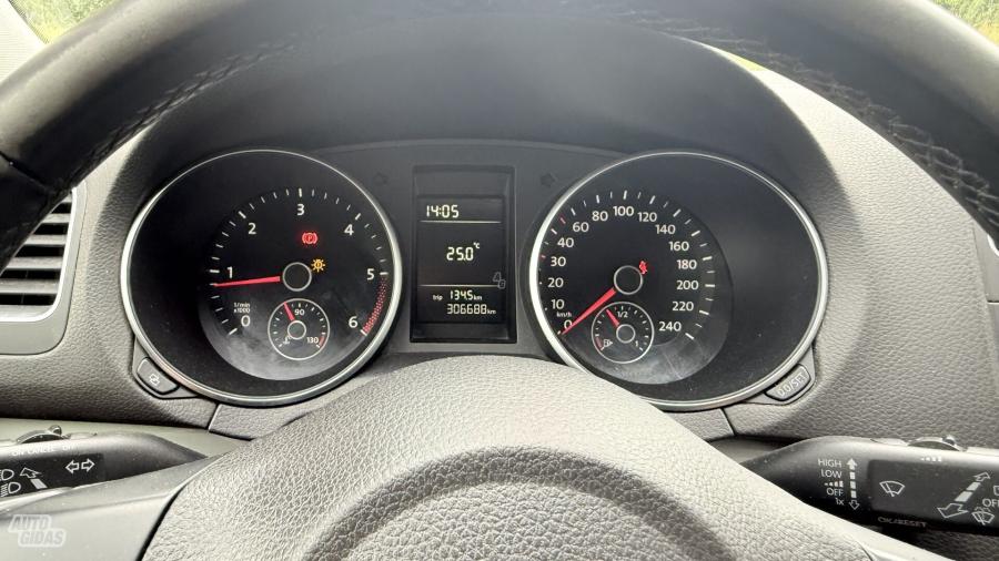Balts Volkswagen Golf 2012 Kauņa, ar dzinēja tilpumu 1.60 L un nobraukumu 300 tūkst. km par 3200 €, foto 16 vietnē AUTOMOTO.COM.LV