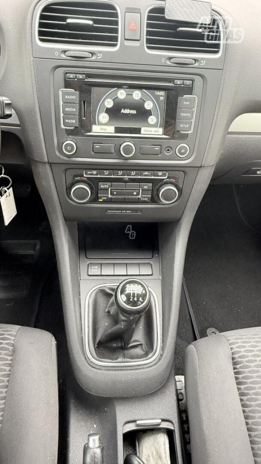 Balts Volkswagen Golf 2012 Kauņa, ar dzinēja tilpumu 1.60 L un nobraukumu 300 tūkst. km par 3200 €, foto 17 vietnē AUTOMOTO.COM.LV