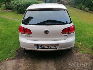 White Volkswagen Golf 2012 in Jurmala, with an engine capacity of 1.40 L and mileage of 284 thousand km for 1700 €, photo 11 on AUTOMOTO.COM.LV