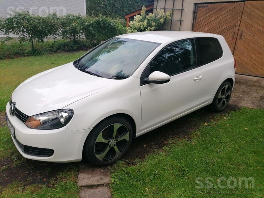 White Volkswagen Golf 2012 in Jurmala, with an engine capacity of 1.40 L and mileage of 284 thousand km for 1700 €, photo 14 on AUTOMOTO.COM.LV