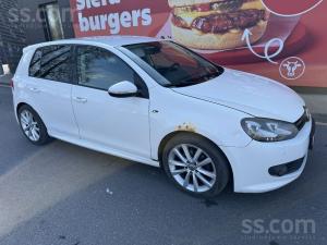 White Volkswagen Golf 2012 in Riga, with an engine capacity of 1.60 L and mileage of 345 thousand km for 3500 €, photo 5 on AUTOMOTO.COM.LV