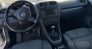 White Volkswagen Golf 2012 in Riga, with an engine capacity of 1.60 L and mileage of 345 thousand km for 3500 €, photo 6 on AUTOMOTO.COM.LV
