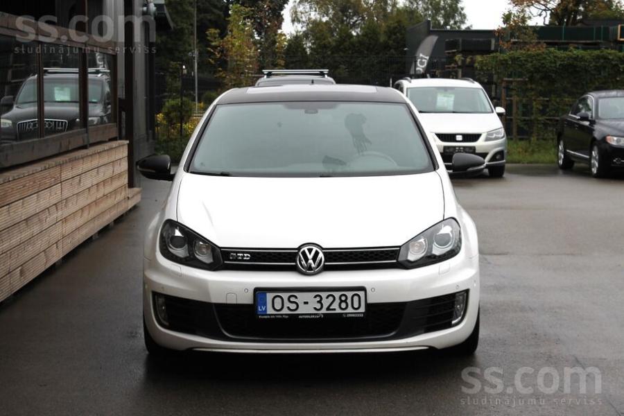 White Volkswagen Golf 2012 in Riga, with an engine capacity of 2.00 L and mileage of 0 thousand km for 6350 €, photo 3 on AUTOMOTO.COM.LV