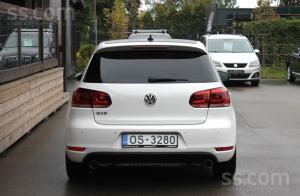 White Volkswagen Golf 2012 in Riga, with an engine capacity of 2.00 L and mileage of 0 thousand km for 6350 €, photo 8 on AUTOMOTO.COM.LV
