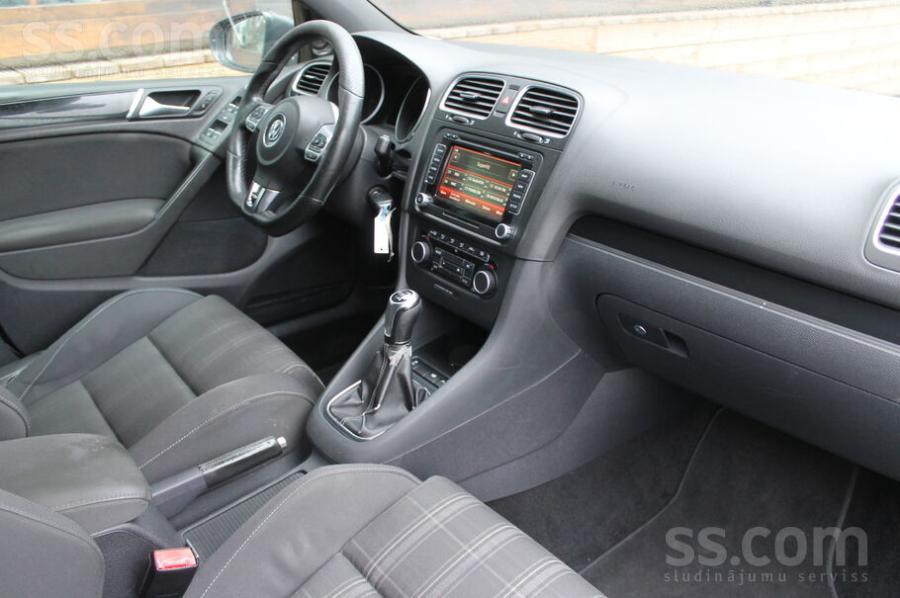White Volkswagen Golf 2012 in Riga, with an engine capacity of 2.00 L and mileage of 0 thousand km for 6350 €, photo 16 on AUTOMOTO.COM.LV