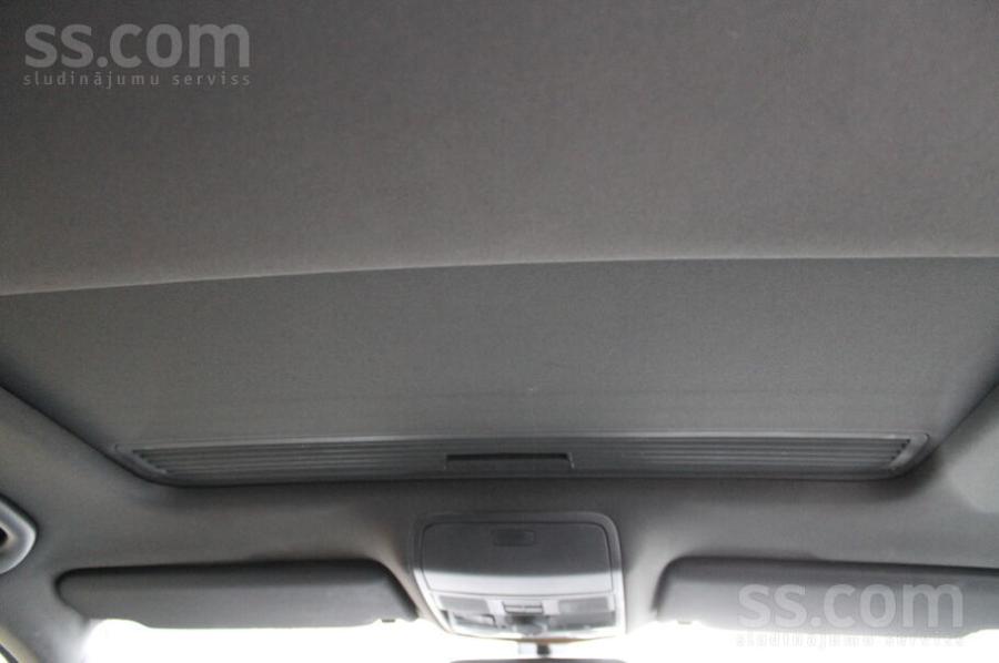 White Volkswagen Golf 2012 in Riga, with an engine capacity of 2.00 L and mileage of 0 thousand km for 6350 €, photo 19 on AUTOMOTO.COM.LV