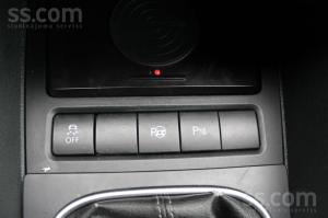 White Volkswagen Golf 2012 in Riga, with an engine capacity of 2.00 L and mileage of 0 thousand km for 6350 €, photo 21 on AUTOMOTO.COM.LV
