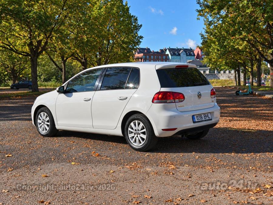 White Volkswagen Golf 2012 in Tallinn, with an engine capacity of 1.40 L and mileage of 133 thousand km for 6500 €, photo 6 on AUTOMOTO.COM.LV