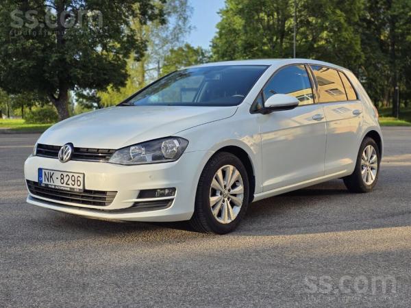 White Volkswagen Golf 2013 in Ogre, with an engine capacity of 1.60 L and mileage of 257 thousand km for 5800 €, photo 1 on AUTOMOTO.COM.LV