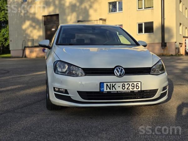 White Volkswagen Golf 2013 in Ogre, with an engine capacity of 1.60 L and mileage of 257 thousand km for 5800 €, photo 3 on AUTOMOTO.COM.LV
