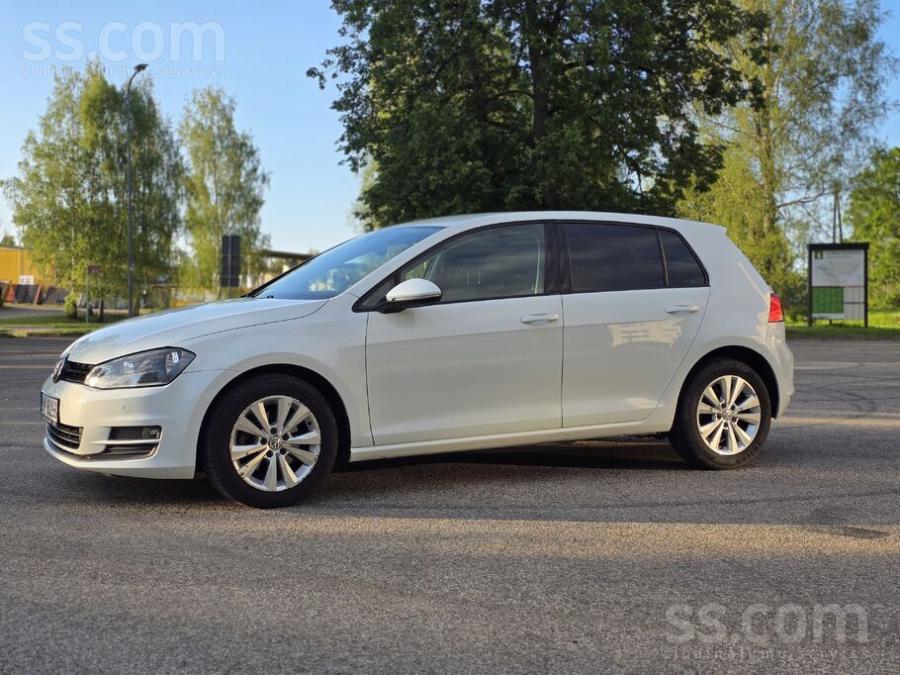White Volkswagen Golf 2013 in Ogre, with an engine capacity of 1.60 L and mileage of 257 thousand km for 5800 €, photo 11 on AUTOMOTO.COM.LV