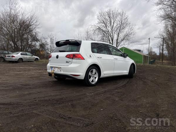White Volkswagen Golf 2013 in Riga, with an engine capacity of 2.00 L and mileage of 307 thousand km for 6595 €, photo 3 on AUTOMOTO.COM.LV