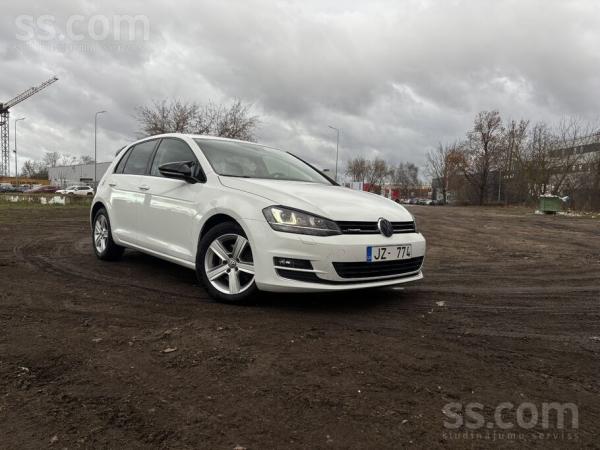 White Volkswagen Golf 2013 in Riga, with an engine capacity of 2.00 L and mileage of 307 thousand km for 6595 €, photo 5 on AUTOMOTO.COM.LV