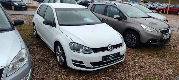 White Volkswagen Golf 2013 in Vilnius, with an engine capacity of 1.60 L and mileage of 231 thousand km for 5450 €, photo 1 on AUTOMOTO.COM.LV