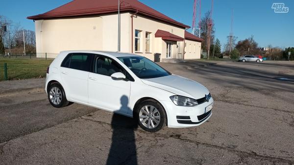 White Volkswagen Golf 2013 in Joniskis, with an engine capacity of 1.60 L and mileage of 261 thousand km for 4450 €, photo 4 on AUTOMOTO.COM.LV