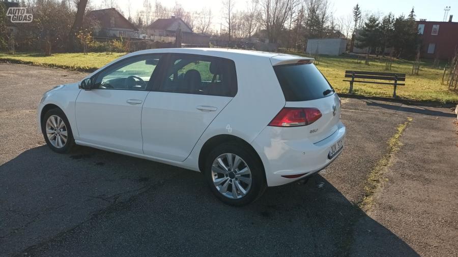 White Volkswagen Golf 2013 in Joniskis, with an engine capacity of 1.60 L and mileage of 261 thousand km for 4450 €, photo 8 on AUTOMOTO.COM.LV