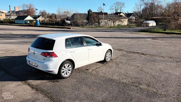 White Volkswagen Golf 2013 in Joniskis, with an engine capacity of 1.60 L and mileage of 261 thousand km for 4450 €, photo 10 on AUTOMOTO.COM.LV