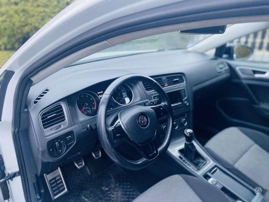 Balts Volkswagen Golf 2013 Rokiškis, ar dzinēja tilpumu 1.40 L un nobraukumu 256 tūkst. km par 4950 €, foto 16 vietnē AUTOMOTO.COM.LV