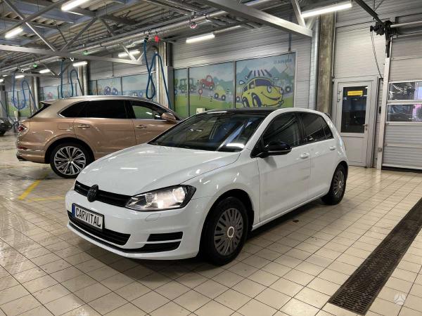 White Volkswagen Golf 2013 in Vilnius, with an engine capacity of 1.39 L and mileage of 256 thousand km for 4999 €, photo 5 on AUTOMOTO.COM.LV