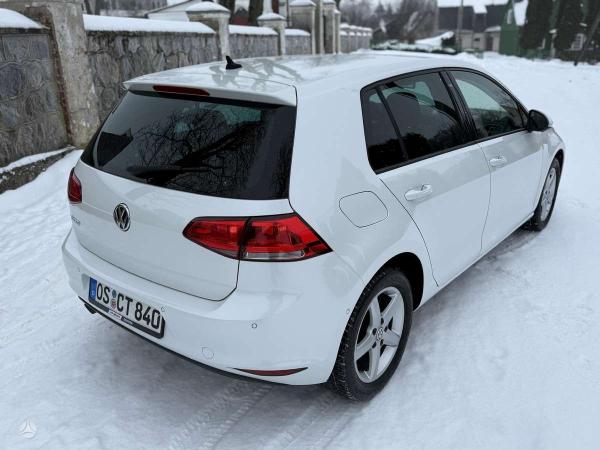 White Volkswagen Golf 2013 in Vilkaviskis, with an engine capacity of 1.60 L and mileage of 277 thousand km for 7399 €, photo 7 on AUTOMOTO.COM.LV