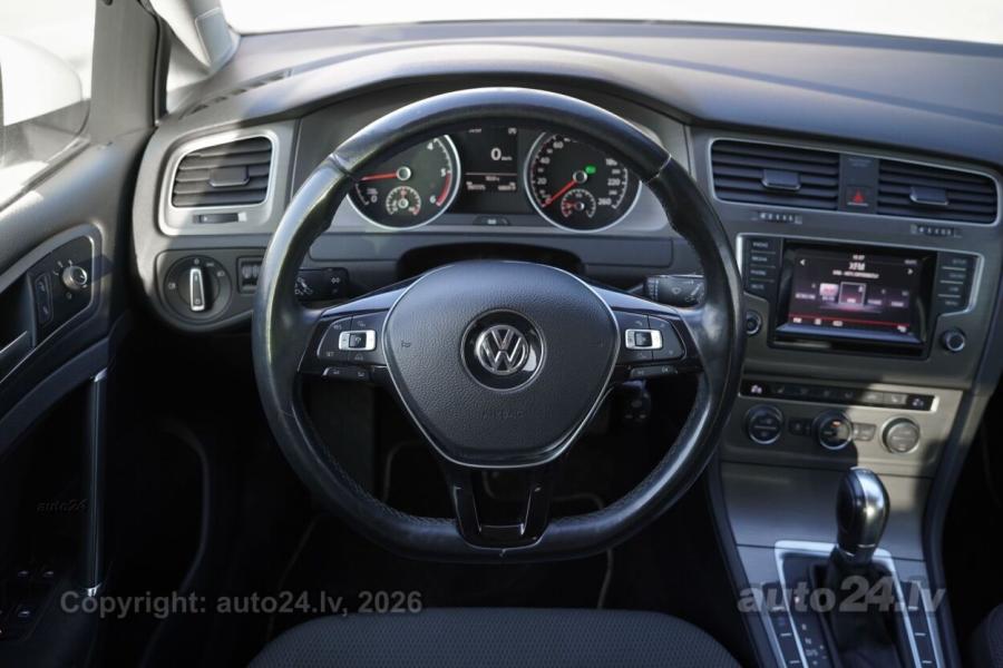 White Volkswagen Golf 2013 in Tallinn, with an engine capacity of 1.60 L and mileage of 190 thousand km for 8800 €, photo 10 on AUTOMOTO.COM.LV