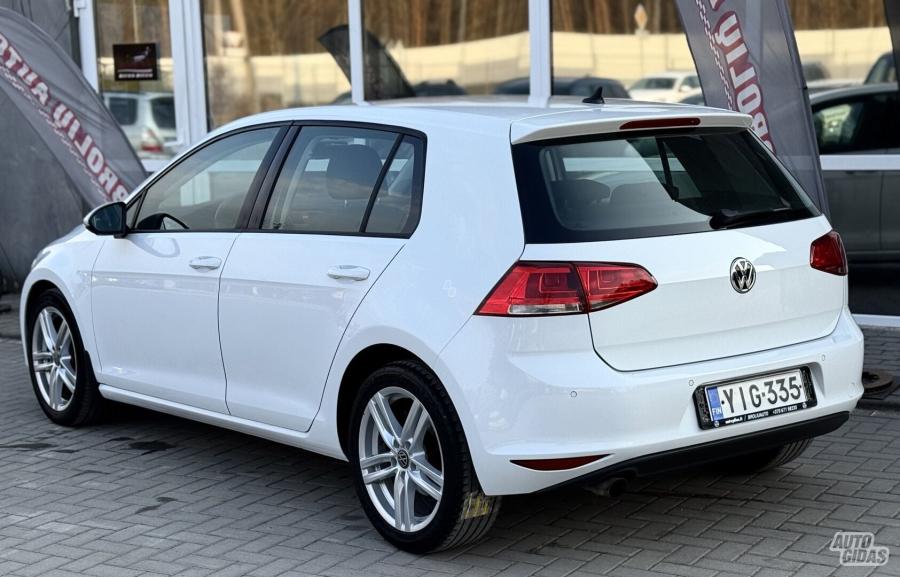 White Volkswagen Golf 2013 in Radviliskis, with an engine capacity of 1.60 L and mileage of 281 thousand km for 6750 €, photo 9 on AUTOMOTO.COM.LV