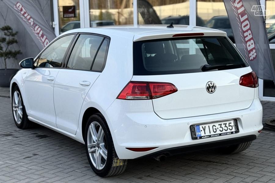 White Volkswagen Golf 2013 in Radviliskis, with an engine capacity of 1.60 L and mileage of 281 thousand km for 6750 €, photo 11 on AUTOMOTO.COM.LV