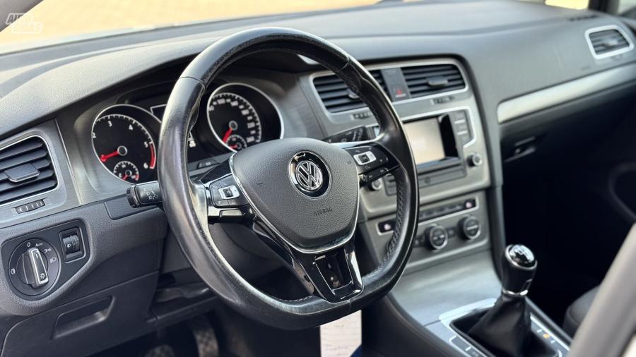 White Volkswagen Golf 2013 in Radviliskis, with an engine capacity of 1.60 L and mileage of 281 thousand km for 6750 €, photo 14 on AUTOMOTO.COM.LV