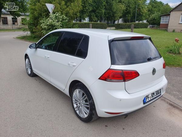 White Volkswagen Golf 2013 in Kaunas, with an engine capacity of 1.60 L and mileage of 300 thousand km for 5250 €, photo 6 on AUTOMOTO.COM.LV