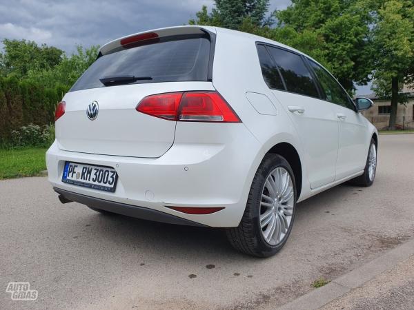 White Volkswagen Golf 2013 in Kaunas, with an engine capacity of 1.60 L and mileage of 300 thousand km for 5250 €, photo 8 on AUTOMOTO.COM.LV
