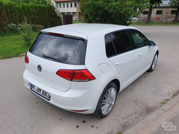 White Volkswagen Golf 2013 in Kaunas, with an engine capacity of 1.60 L and mileage of 300 thousand km for 5250 €, photo 9 on AUTOMOTO.COM.LV