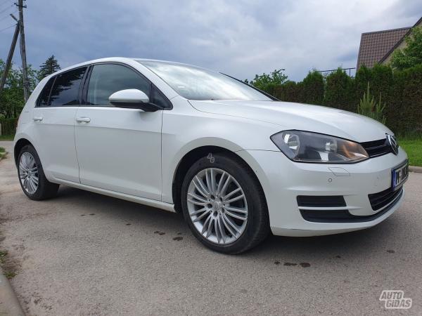White Volkswagen Golf 2013 in Kaunas, with an engine capacity of 1.60 L and mileage of 300 thousand km for 5250 €, photo 10 on AUTOMOTO.COM.LV