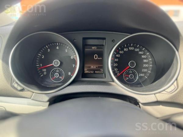 Balts Volkswagen Golf 2013 Rīga, ar dzinēja tilpumu 1.40 L un nobraukumu 208 tūkst. km par 2200 €, foto 3 vietnē AUTOMOTO.COM.LV