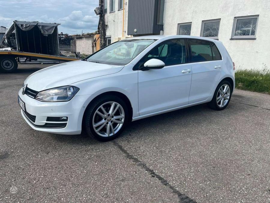 White Volkswagen Golf 2013 in Marijampole, with an engine capacity of 1.20 L and mileage of 191 thousand km for 5100 €, photo 5 on AUTOMOTO.COM.LV