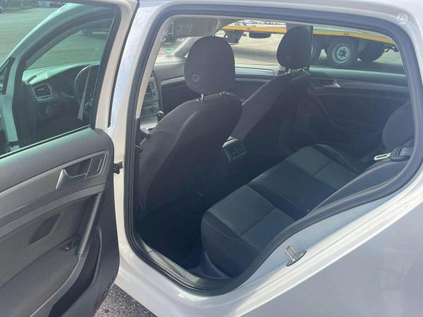 Balts Volkswagen Golf 2013 Marijampole, ar dzinēja tilpumu 1.20 L un nobraukumu 191 tūkst. km par 5100 €, foto 6 vietnē AUTOMOTO.COM.LV