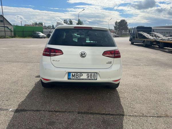 Balts Volkswagen Golf 2013 Marijampole, ar dzinēja tilpumu 1.20 L un nobraukumu 191 tūkst. km par 5100 €, foto 7 vietnē AUTOMOTO.COM.LV