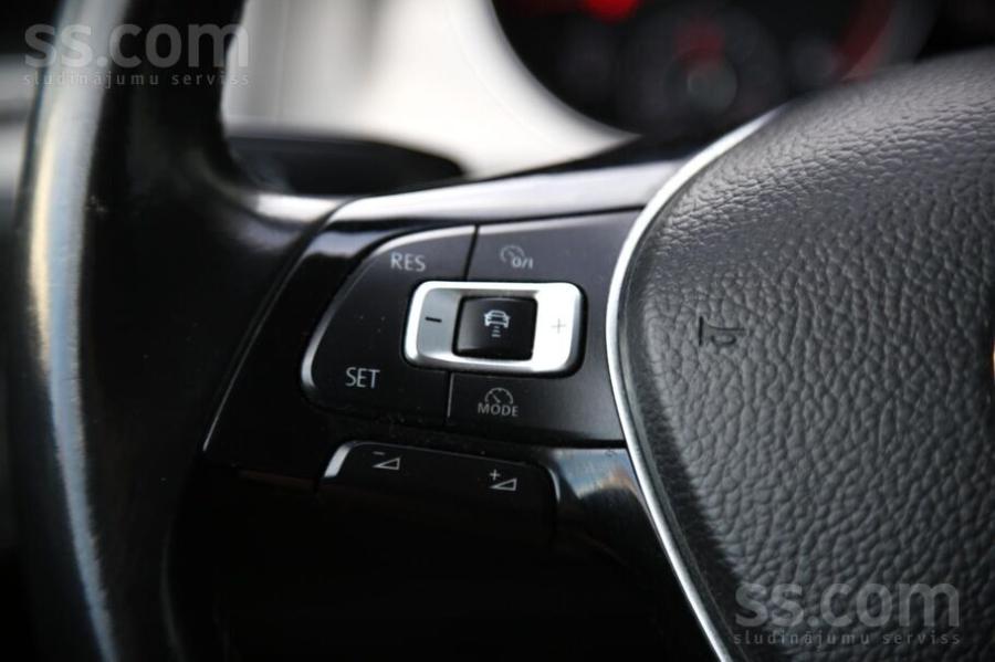 Balts Volkswagen Golf 2013 Rīga, ar dzinēja tilpumu 2.00 L un nobraukumu 251 tūkst. km par 5995 €, foto 16 vietnē AUTOMOTO.COM.LV