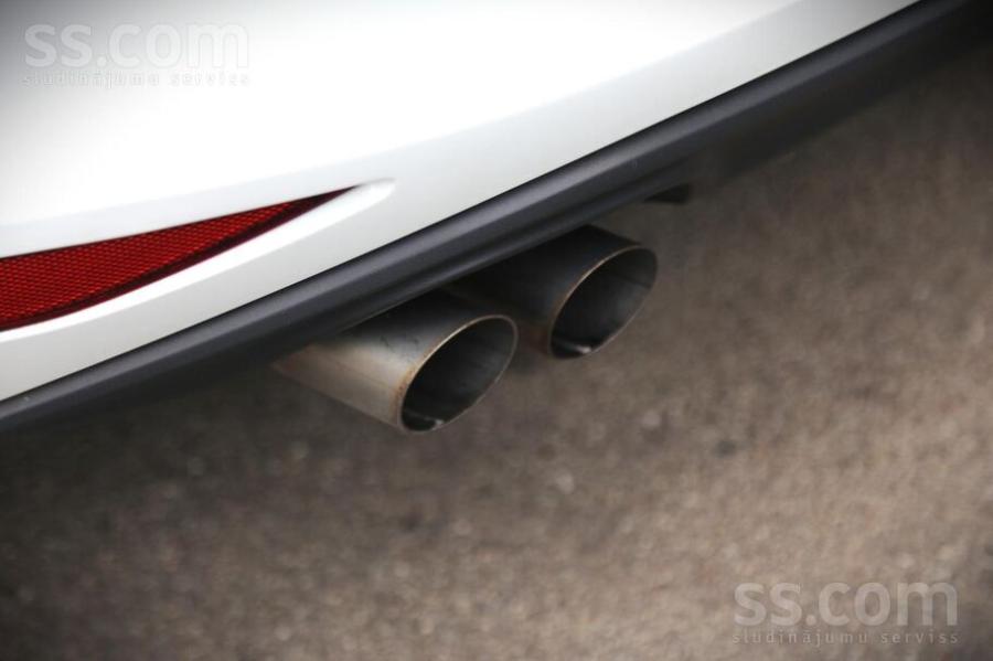 Balts Volkswagen Golf 2013 Rīga, ar dzinēja tilpumu 2.00 L un nobraukumu 251 tūkst. km par 5995 €, foto 18 vietnē AUTOMOTO.COM.LV