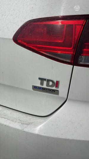 Balts Volkswagen Golf 2013 Vievis, ar dzinēja tilpumu 1.60 L un nobraukumu 420 tūkst. km par 4800 €, foto  vietnē AUTOMOTO.COM.LV